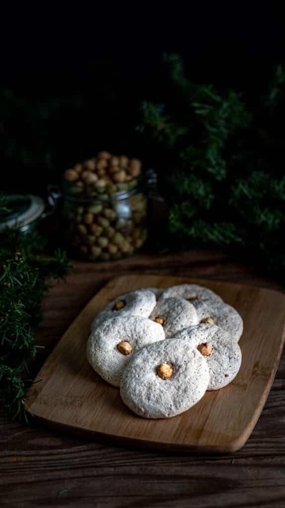 Haselnussmakronen, German Hazelnut macaroons - Binky's Culinary Carnival