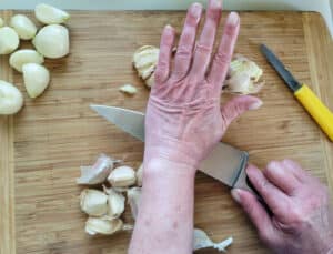 Dehydrating Garlic | Homemade Garlic Powder - Binky's Culinary Carnival