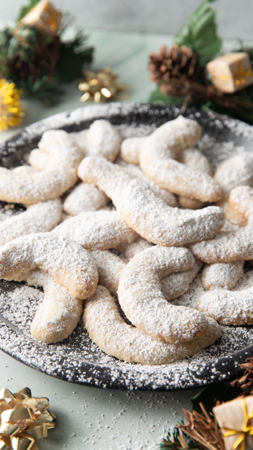 Vanillekipferl - Crescent Cookies - Binky's Culinary Carnival
