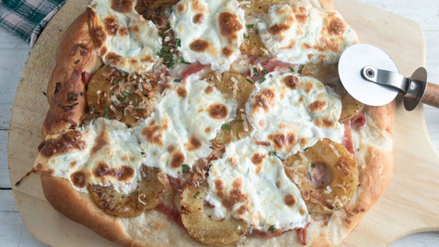 21 Strange Pizza Toppings That Will Blow Your Mind - Binky's Culinary ...
