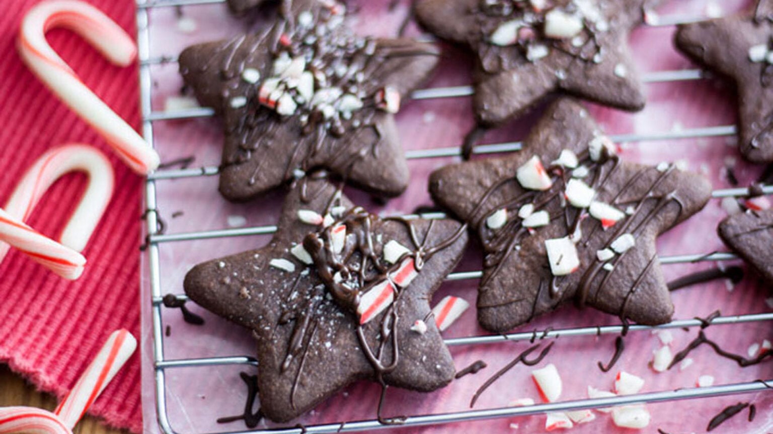 29 Classic Christmas Cookies People Bake Every Year - Binky's Culinary ...