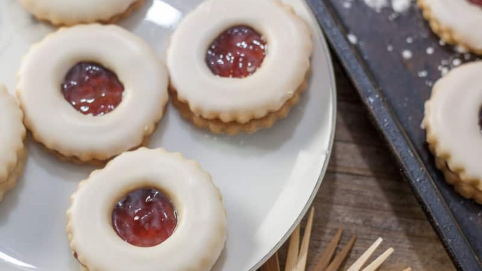 15 Foreign Christmas Cookies Perfect for Holiday Baking - Binky's ...