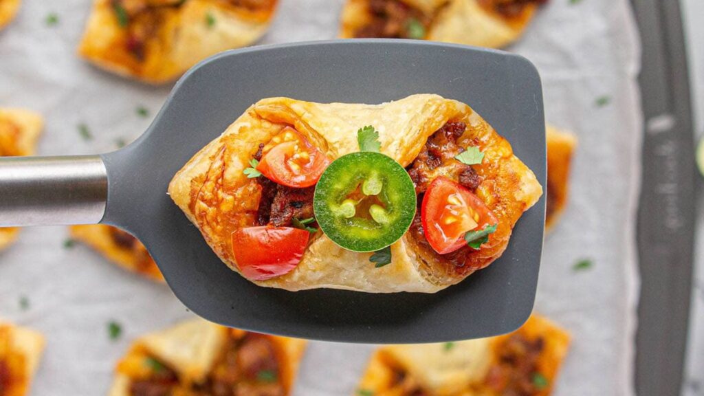 31 Festive Snacks That Bring Holiday Cheer to Every Christmas Table ...