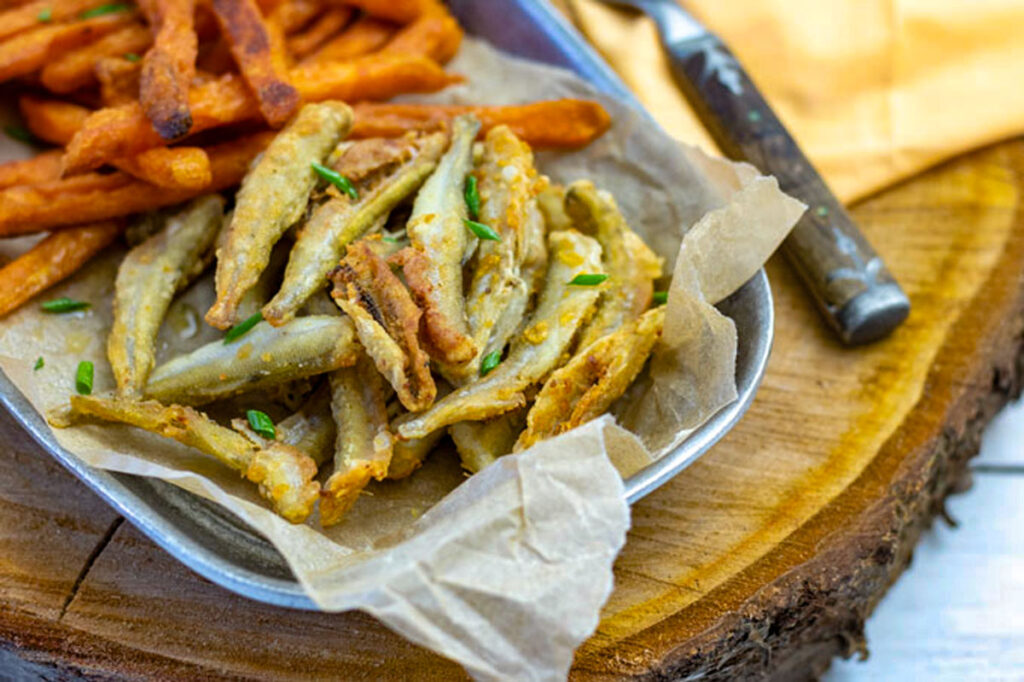 Fried Smelt That Stay Crispy (No Batter Needed) - Binky's Culinary Carnival