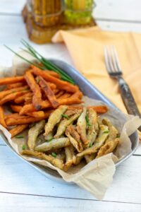 Fried Smelt That Stay Crispy (No Batter Needed) - Binky's Culinary Carnival
