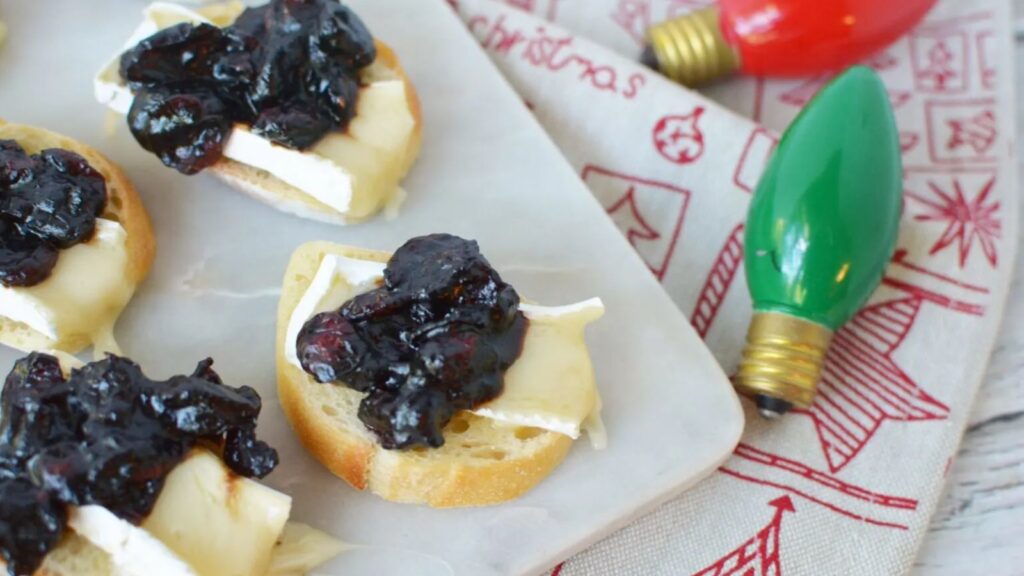 31 Festive Snacks That Bring Holiday Cheer to Every Christmas Table ...