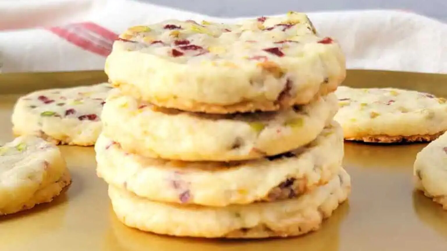 29 Classic Christmas Cookies People Bake Every Year - Binky's Culinary ...