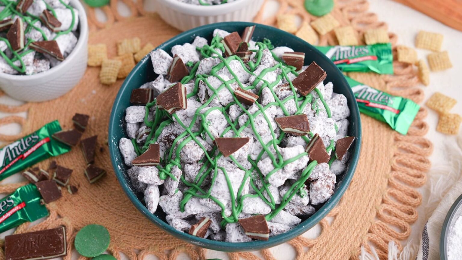 19 Holiday Mint Desserts Everyone Will Go Crazy For - Binky's Culinary ...