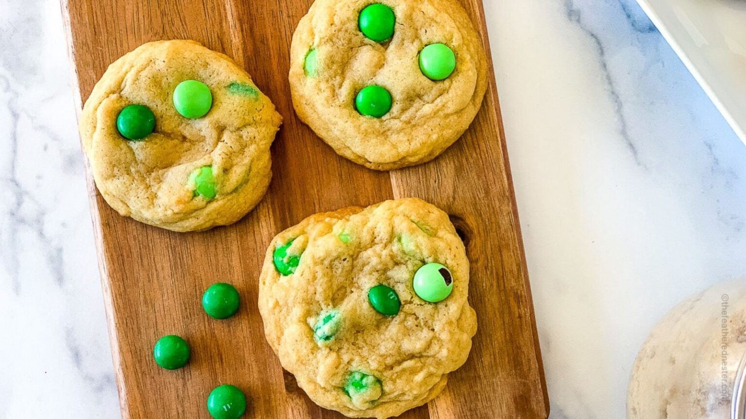 19 Holiday Mint Desserts Everyone Will Go Crazy For - Binky's Culinary ...