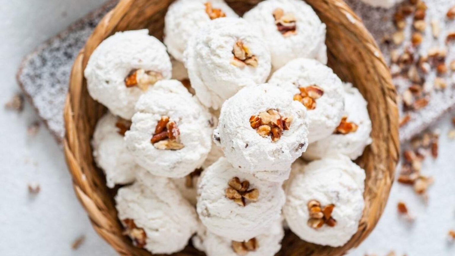 41 Candy Recipes Perfect for Holiday Crunch Time - Binky's Culinary ...