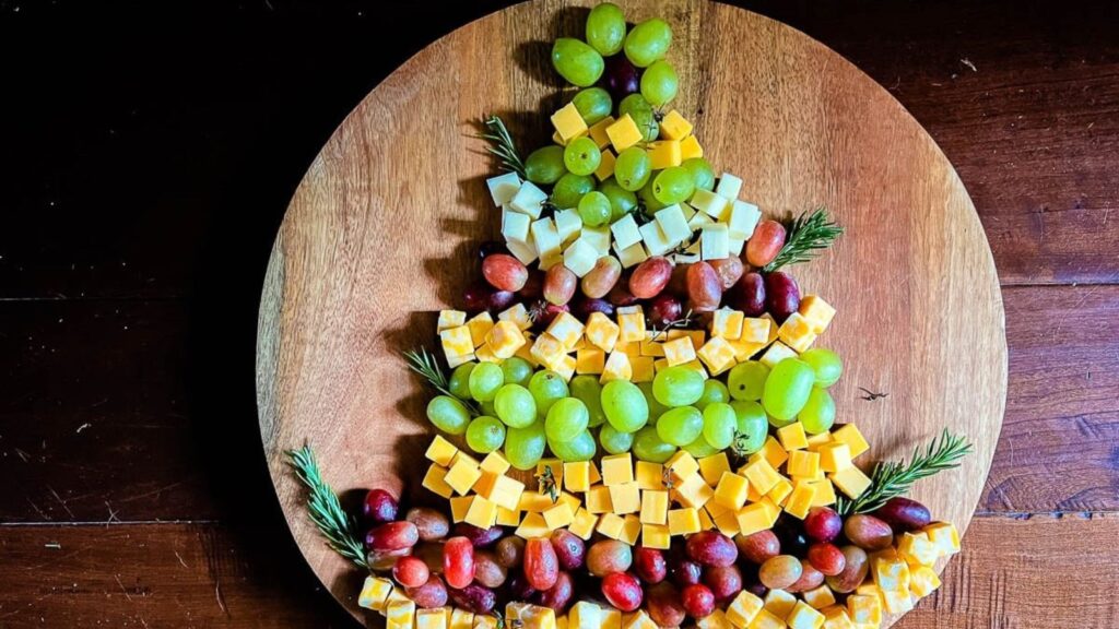 15 Festive Charcuterie Boards for a Cozy Christmas - Binky's Culinary ...