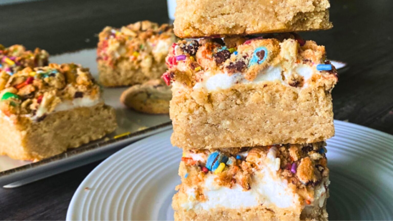 These 21 Bar Desserts Are Pure Bake-and-Go Gold - Binky's Culinary Carnival