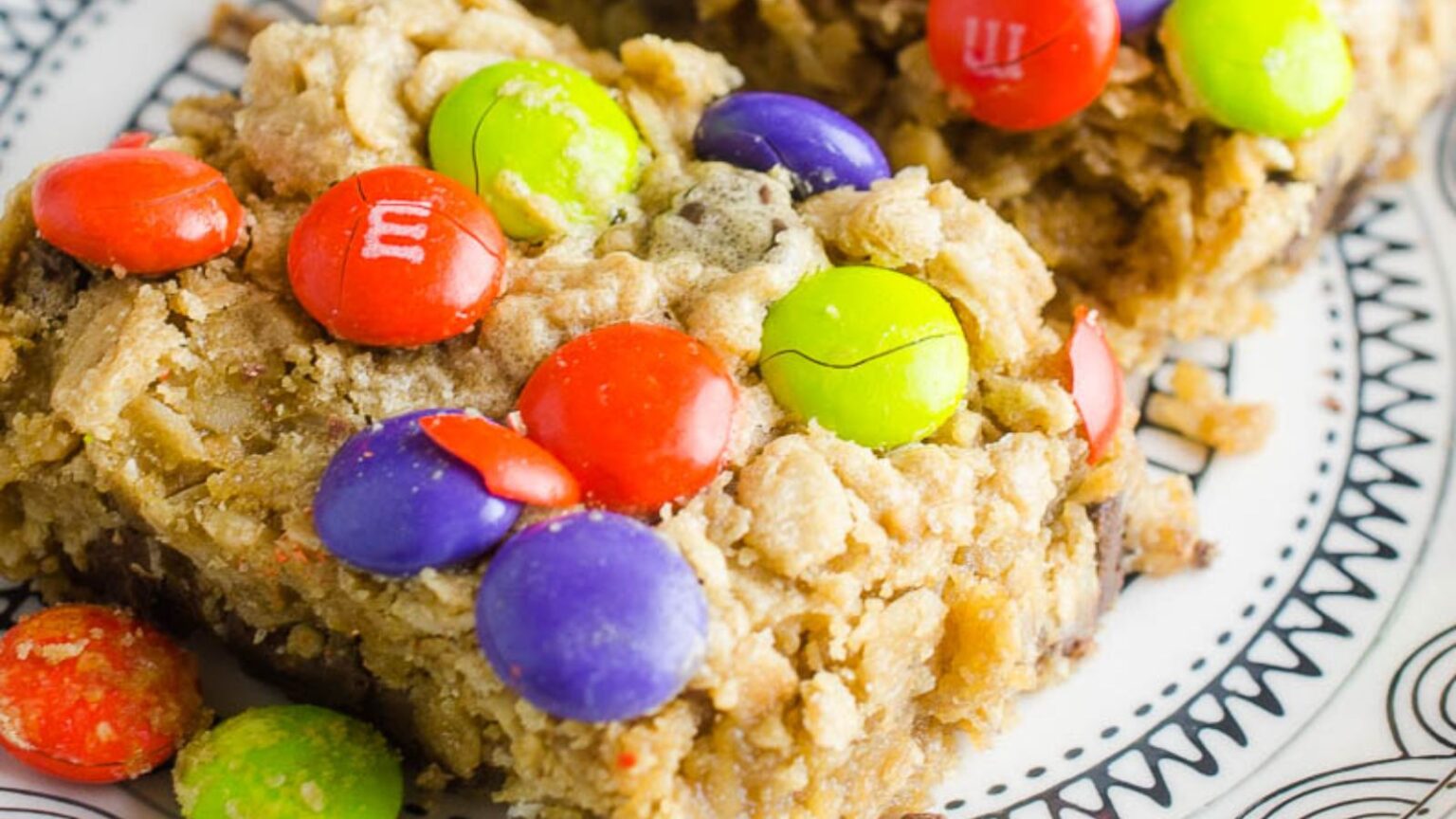 These 21 Bar Desserts Are Pure Bake-and-Go Gold - Binky's Culinary Carnival