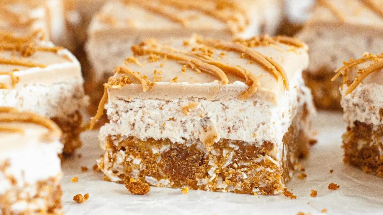 21 Christmas Bar Desserts That Go Faster Than Cookies - Binky's ...