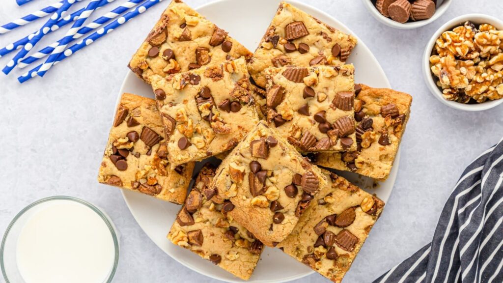 These 21 Bar Desserts Are Pure Bake-and-Go Gold - Binky's Culinary Carnival