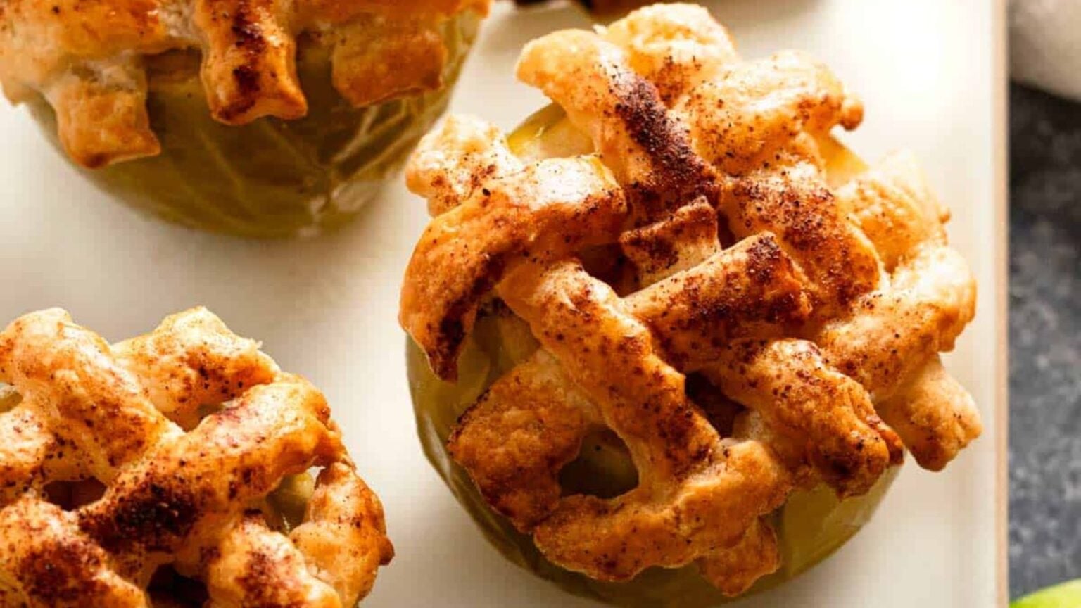 14 Apple Pie-Inspired Recipes that Satisfies Two Cravings in One Bite ...