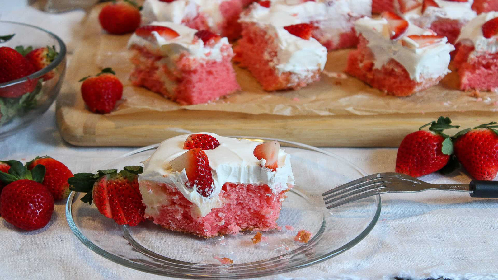 20 Creative Cakes to Celebrate National Cake Day - Binky's Culinary ...