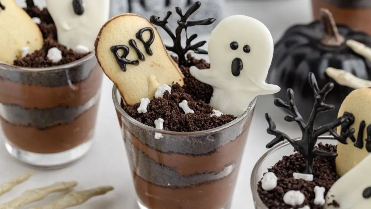 15 Haunted House Desserts That Carry Every Halloween Party - Binky's ...