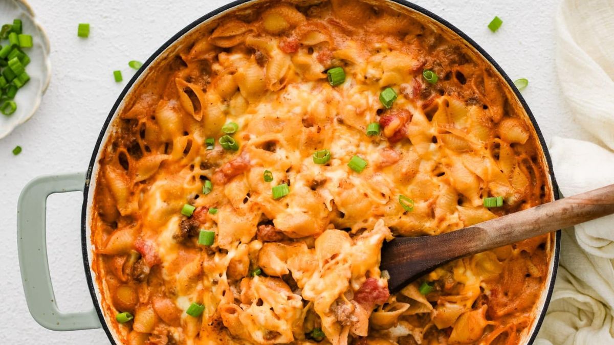 19 Casseroles That Turned Family Reunions Into Feasts - Binky's ...