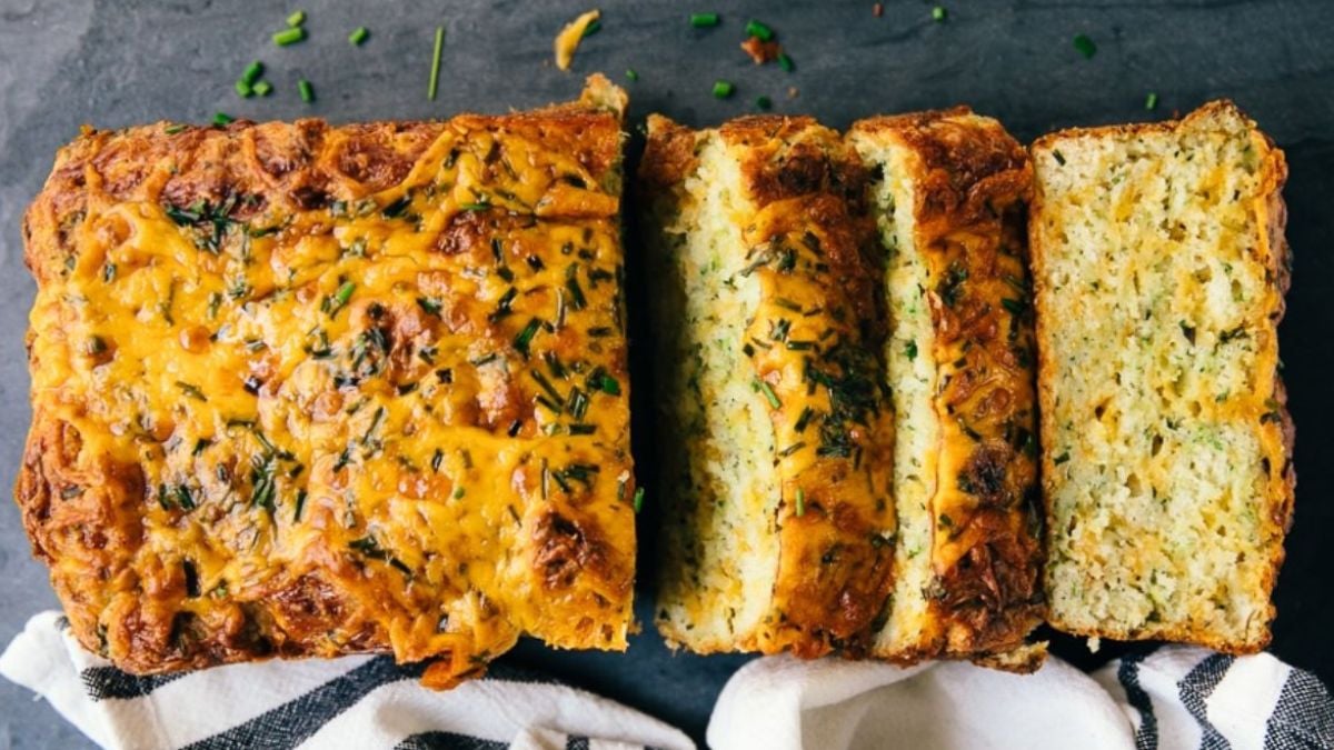 15 Savory Breads Everyone Secretly Hopes You Bake This Holiday - Binky ...