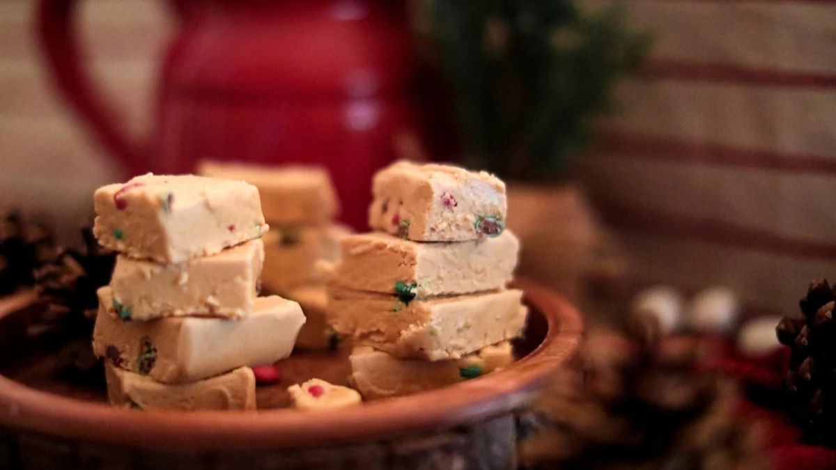 15 Holiday Fudge Recipes Guests Will Sneak Before Dinner - Binky's ...